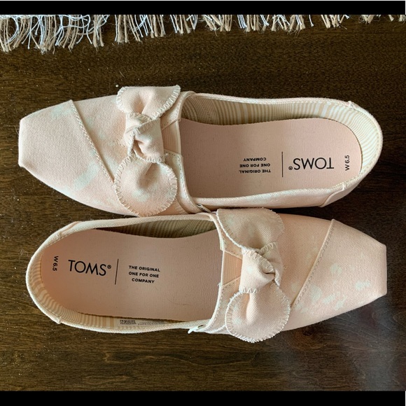 Toms | Shoes | Toms Canvas Pink And White Shoe | Poshmark